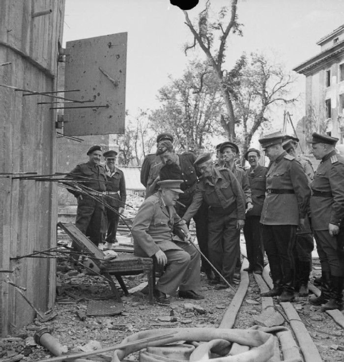The Fuhrerbunker in Berlin - Amazing photo's of the bunkers | War ...