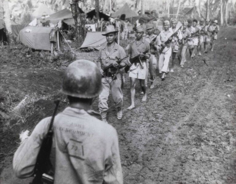 Fighting Filipinos: Philippine Resistance Against the Japanese ...