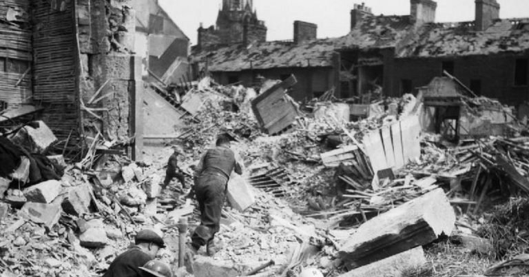 The Belfast Blitz That Destroyed 55,000 Homes In World War Two | War ...