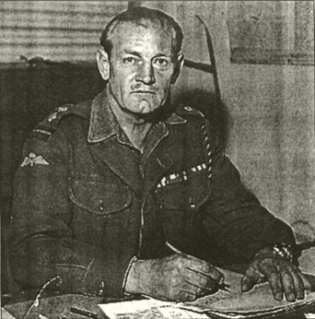 Meet the Mad WW2 Major Who Charged Ashore With Bow, Arrow, And ...