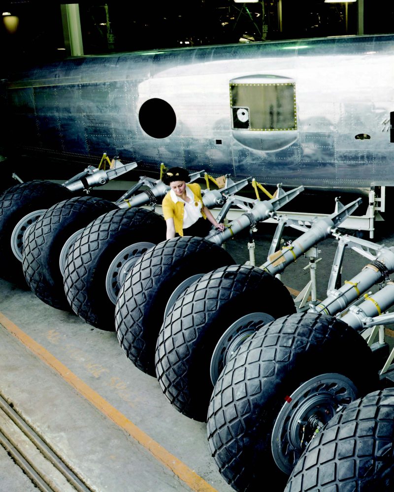 WW2 Warbird Factory in Los Angeles - Amazing Pictures | War History Online