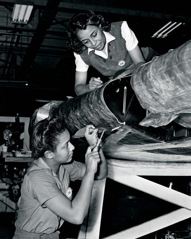 WW2 Warbird Factory in Los Angeles - Amazing Pictures | War History Online
