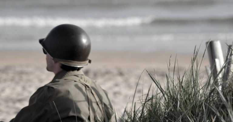 Dramatic Original Footage of D-Day Landings At Omaha Beach (Watch ...