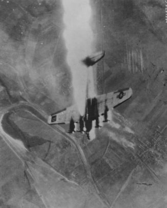 Seen These Pics? The Legendary B-17 "Flying Fortress" Bomber | War ...