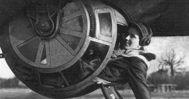 The Human Bomb - Jumped From Stricken B-17 Without A Parachute And ...