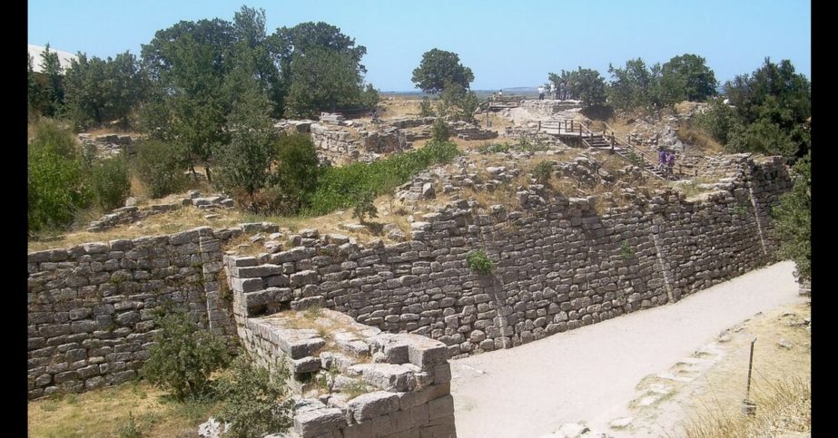 The Man Who Found The Ancient Greek City of Troy | War History Online