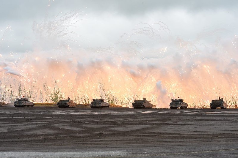 Japanese Fuji Firepower Demonstration 2016 - 26 Photos and a Video ...
