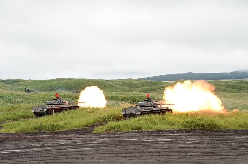 Japanese Fuji Firepower Demonstration 2016 - 26 Photos and a Video ...