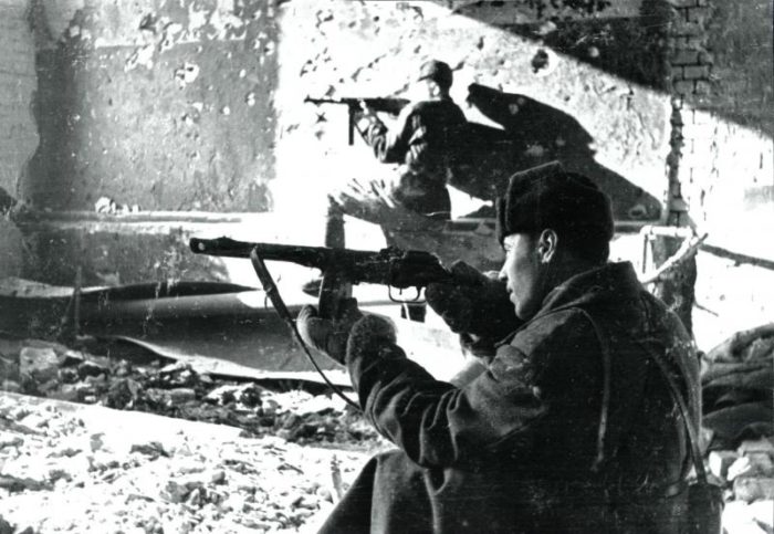 Not One Step Back - Incredible Urban Combat Pictures From Stalingrad ...