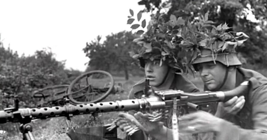 Light Machine Guns During WW2 And Beyond - The British Bren Gun vs The ...