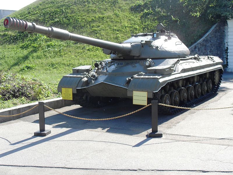 This Monstrous 46-Ton Soviet WW2 Tank Was Named After Joseph Stalin ...