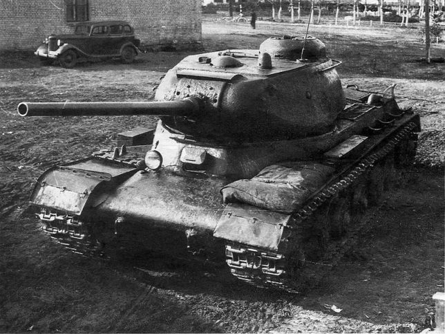 This Monstrous 46-Ton Soviet WW2 Tank Was Named After Joseph Stalin ...