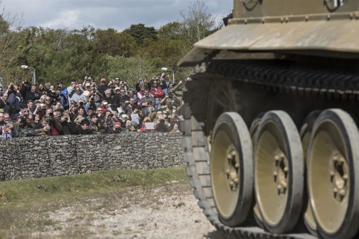 Thousands Visit The Tank Museum To See Tiger 131 In Action (Watch ...