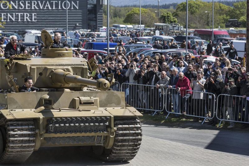 Thousands Visit The Tank Museum To See Tiger 131 In Action (Watch ...