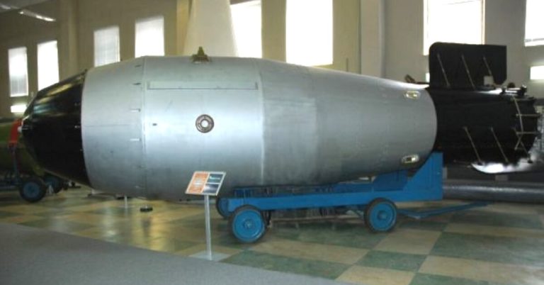 The Tsar Bomba - the Biggest Bomb The World Has Ever Seen | War History ...