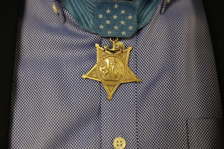 This Devil Doc Jumped on a Live Grenade in Vietnam to Save His Beloved ...