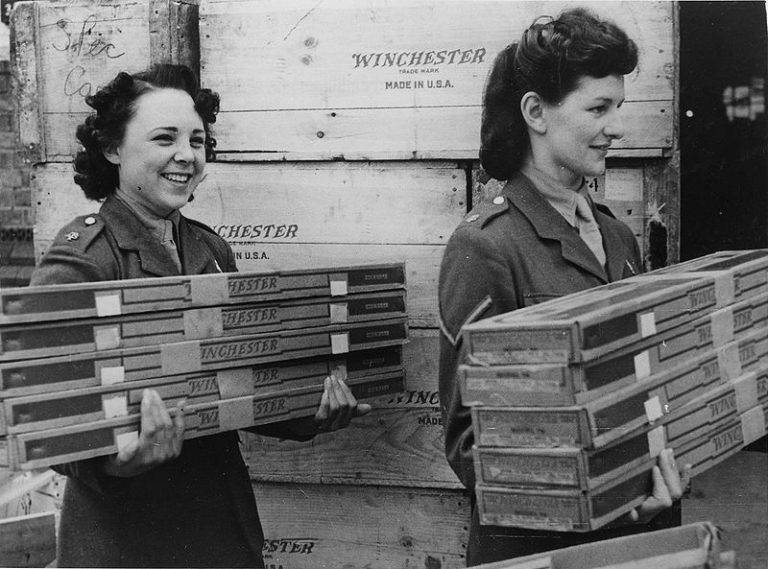 When Queen Elizabeth II Was an Auto Mechanic in WWII | War History Online