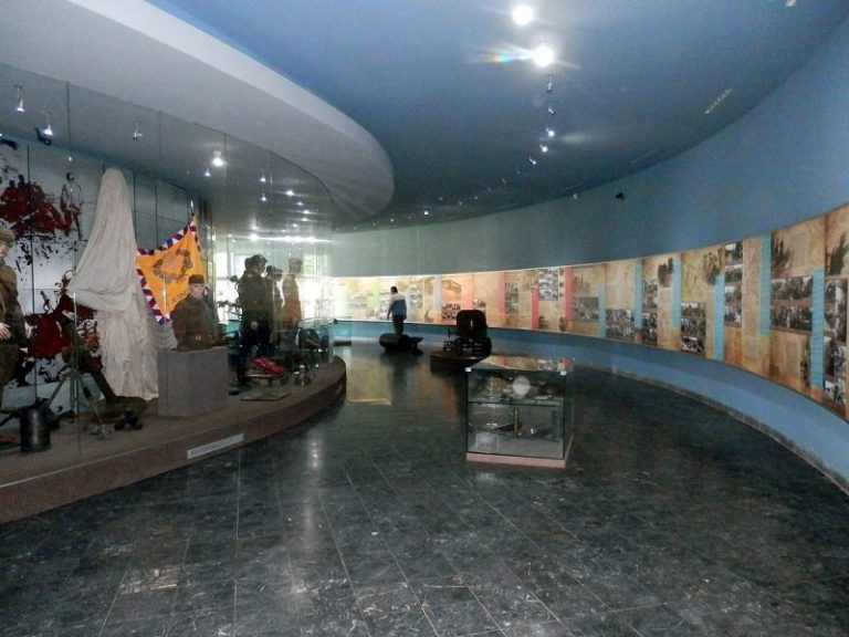 Tank Battle at Dukla - WWII Battle in East Slovakia Featured at Svidnik ...