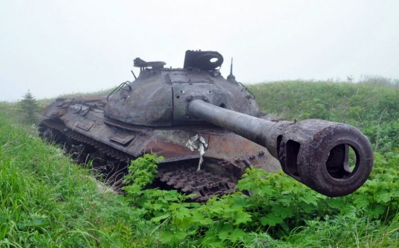 Soviet IS-3 and IS-2 tanks left behind on Shikotan Island- 25 Photos ...