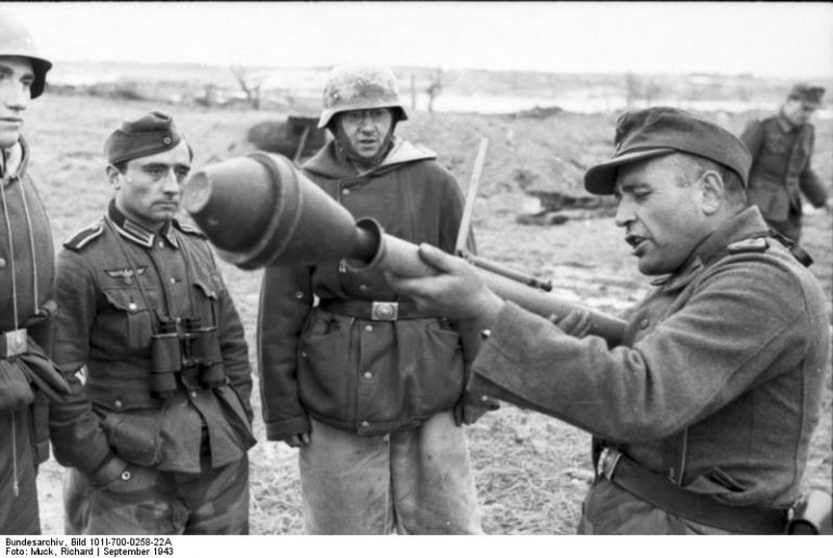 Armored Fist of Germany - Photos and Video of the Panzerfaust Anti-Tank ...