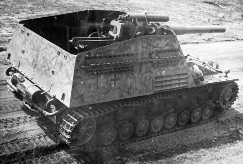 King of the Battlefield: 26 Pictures of The Hummel Self-Propelled ...