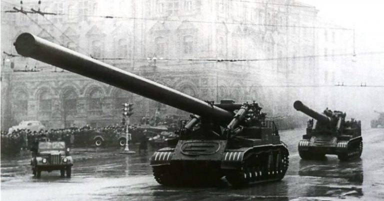 Soviet "Atomic Annie" - The 2B1 "Oka" Nuclear Mortar | War History Online