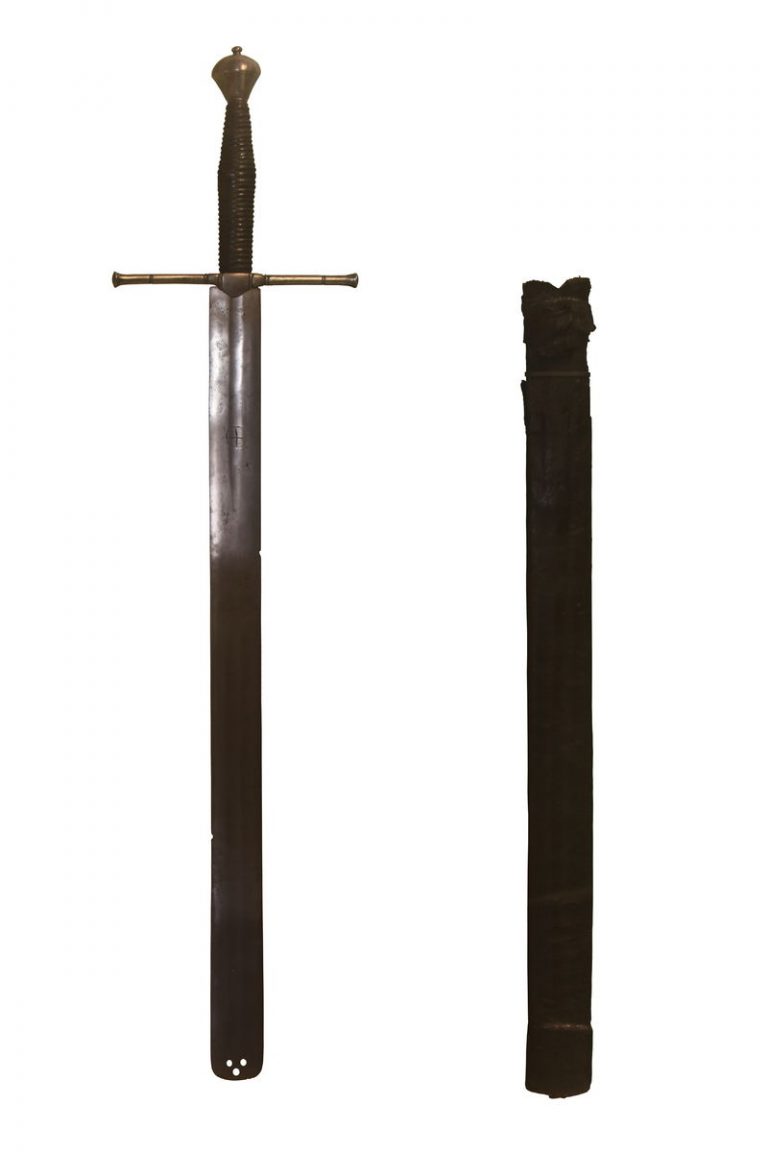 500 Year Old 2-Handed Sword Found in Norwegian Lake | War History Online