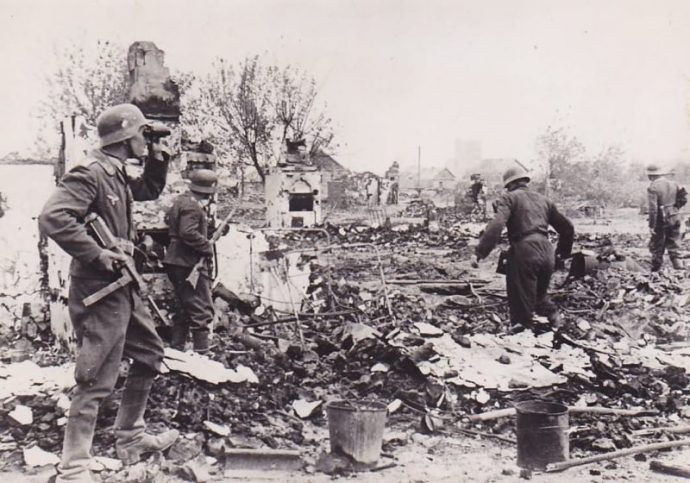 The Battle for Arnhem Bridge: Frost vs Gräbner | War History Online
