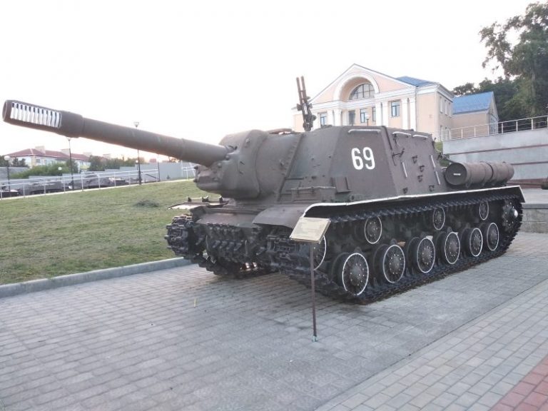 "Destroyer of Beasts" - the ISU-152 | War History Online