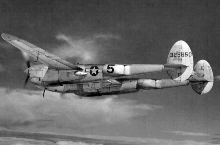 Lightning: The Unusual Lockheed P-38 Fighter with 30 Photos | War ...