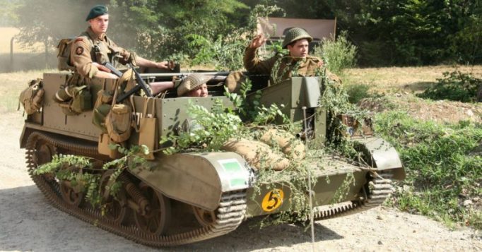 Jack of All Trades - 28 PHOTOS Show Why EVERYONE Used the Universal ...