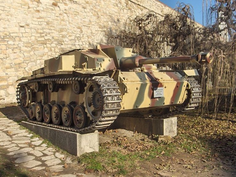Defending Fort Stalin to the Last Man - 1st Battle for Sevastopol | War ...