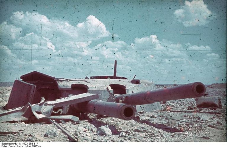 Defending Fort Stalin to the Last Man - 1st Battle for Sevastopol | War ...