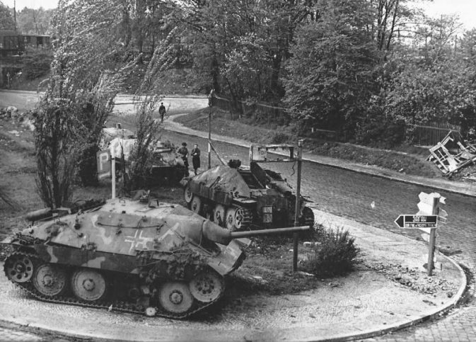 Mighty Little Destroyer of Tanks - The German "Hetzer" Jagdpanzer 38(t ...