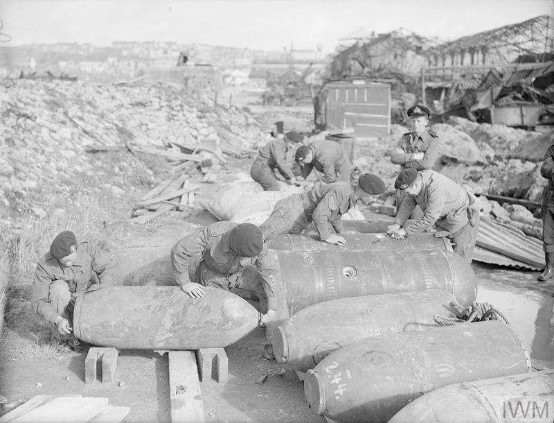 WWII Bomb Disposal Hero - Painting Inspires New Book | War History Online