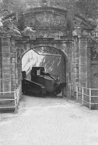 Paving the Way for Tank Development - Renault FT 17 in 30 Cool Photos ...