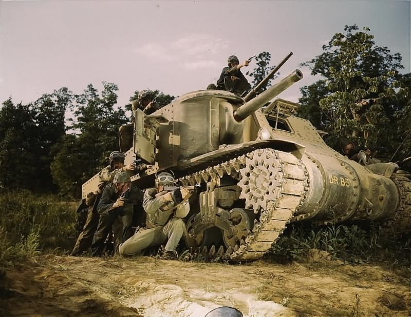 A Crew of 7, Really? 30 Photos of the M3 Lee/Grant Medium Tank | War ...
