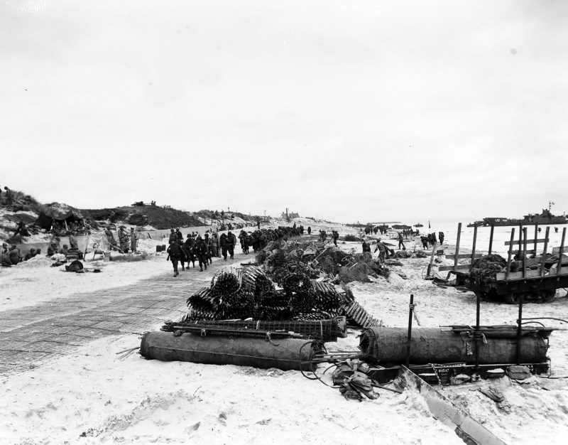D-Day Up Close -Dozens of Photos Show the Allies Normandy Invasion ...