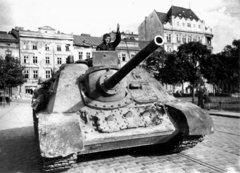 How to Stop a Tiger in 25 Photos - The Soviet SU-85 Tank Destroyer ...