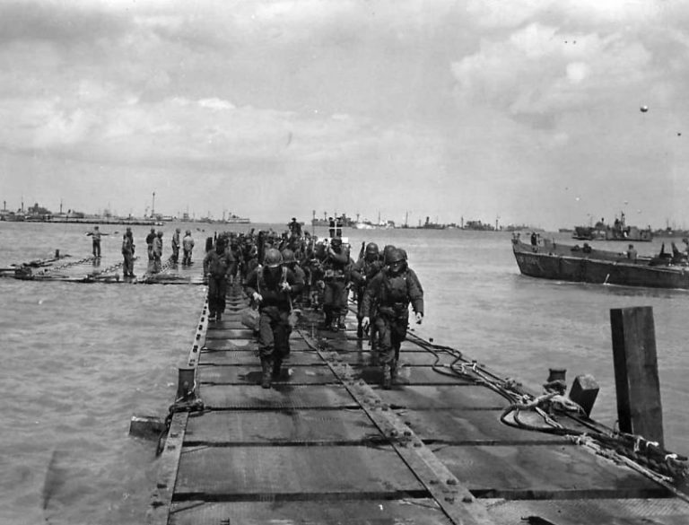 D-Day Up Close -Dozens of Photos Show the Allies Normandy Invasion ...