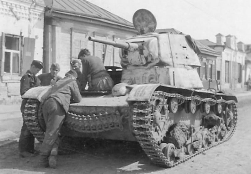 10 Soviet Tanks of World War Two - The Good, the Bad, and the BEASTLY ...