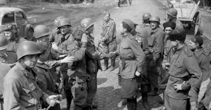 American Paratrooper Captured in Normandy Escapes and Becomes Red Army ...
