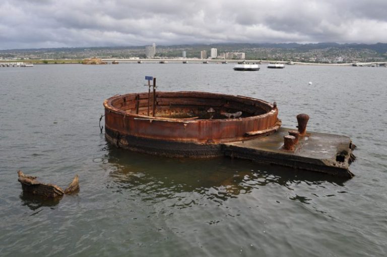 Understanding the USS Arizona: Sunken Ship Reveals Tragic Secrets | War ...
