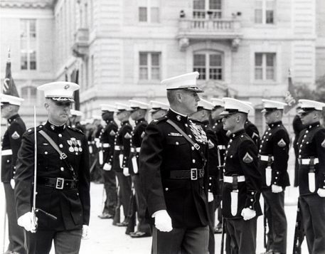 Marine Legend: While under fire he dangled from Dong Ha Bridge for ...