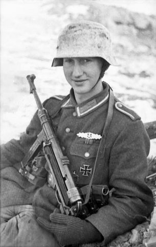 Sub-Machine Guns - Preferred Weapon of Heroes And Outlaws | War History ...