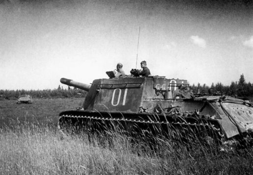 The Destroyer of Beasts: ISU-152 Self-Propelled Artillery | War History ...