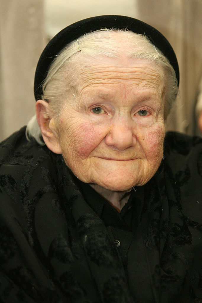 Irena Sendler: The Polish Woman Who Helped Smuggle 2,500 Children Out ...