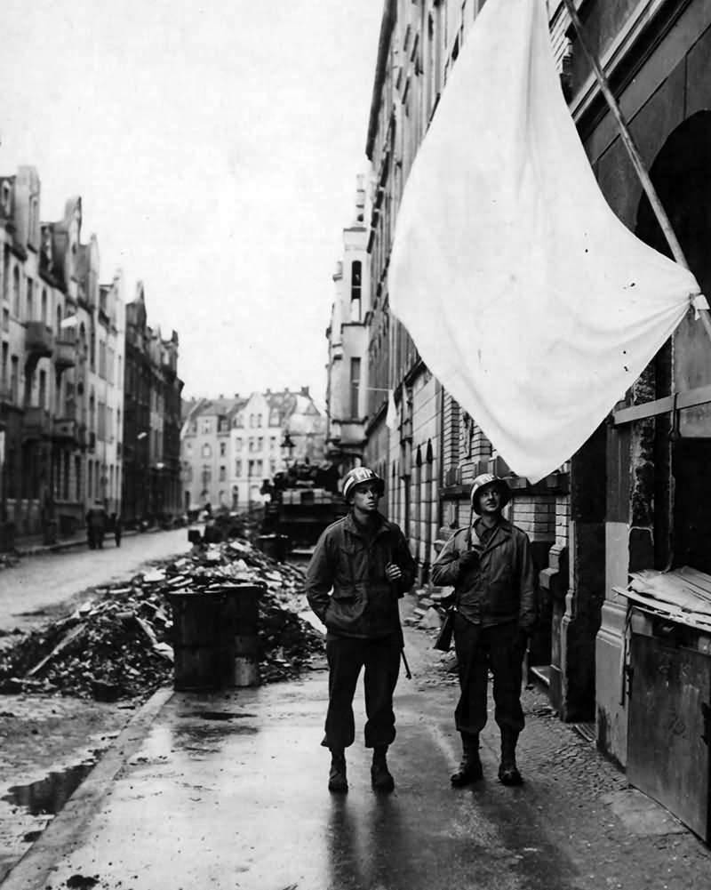 The Fall of WW2-era Germany in 30 Images | War History Online