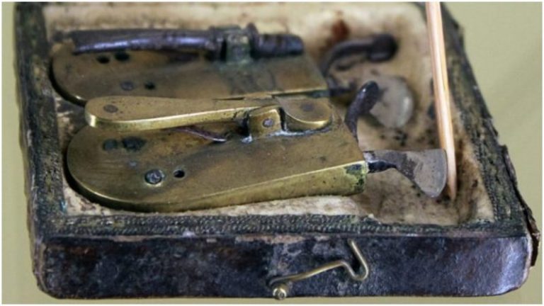 Ambroise Paré – 16th Century Surgeon and Father of Military Medicine ...