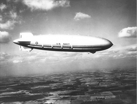 The Flying Aircraft Carriers The Cursed USS Akron class Airships | War ...
